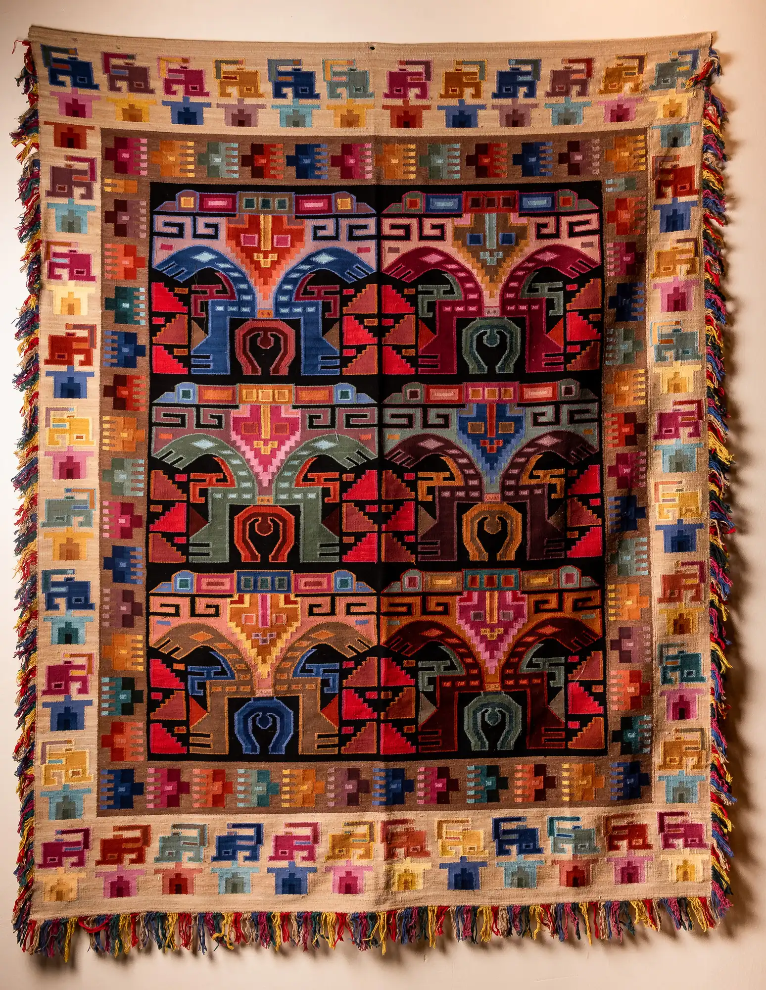 Wari Guerrero Contorno - Museo Sulca Textiles